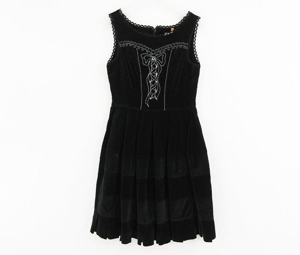 Trump Apron Embroidery OP by Innocent World